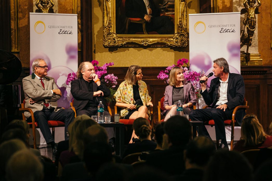 Dr. Maria Harmer | Gesellschaft für Ethik